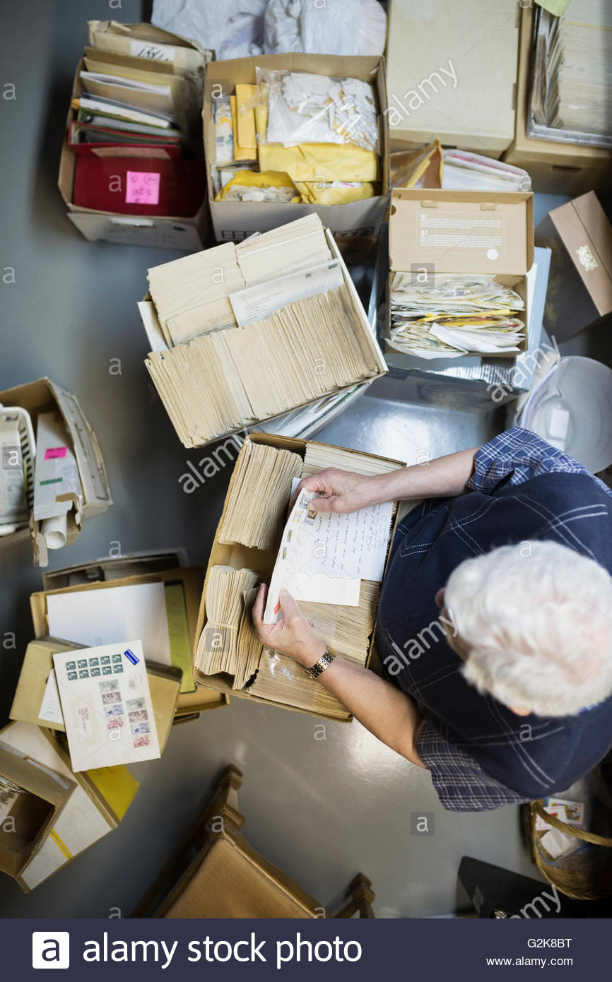 Reading letters hi-res stock photography and images - Alamy