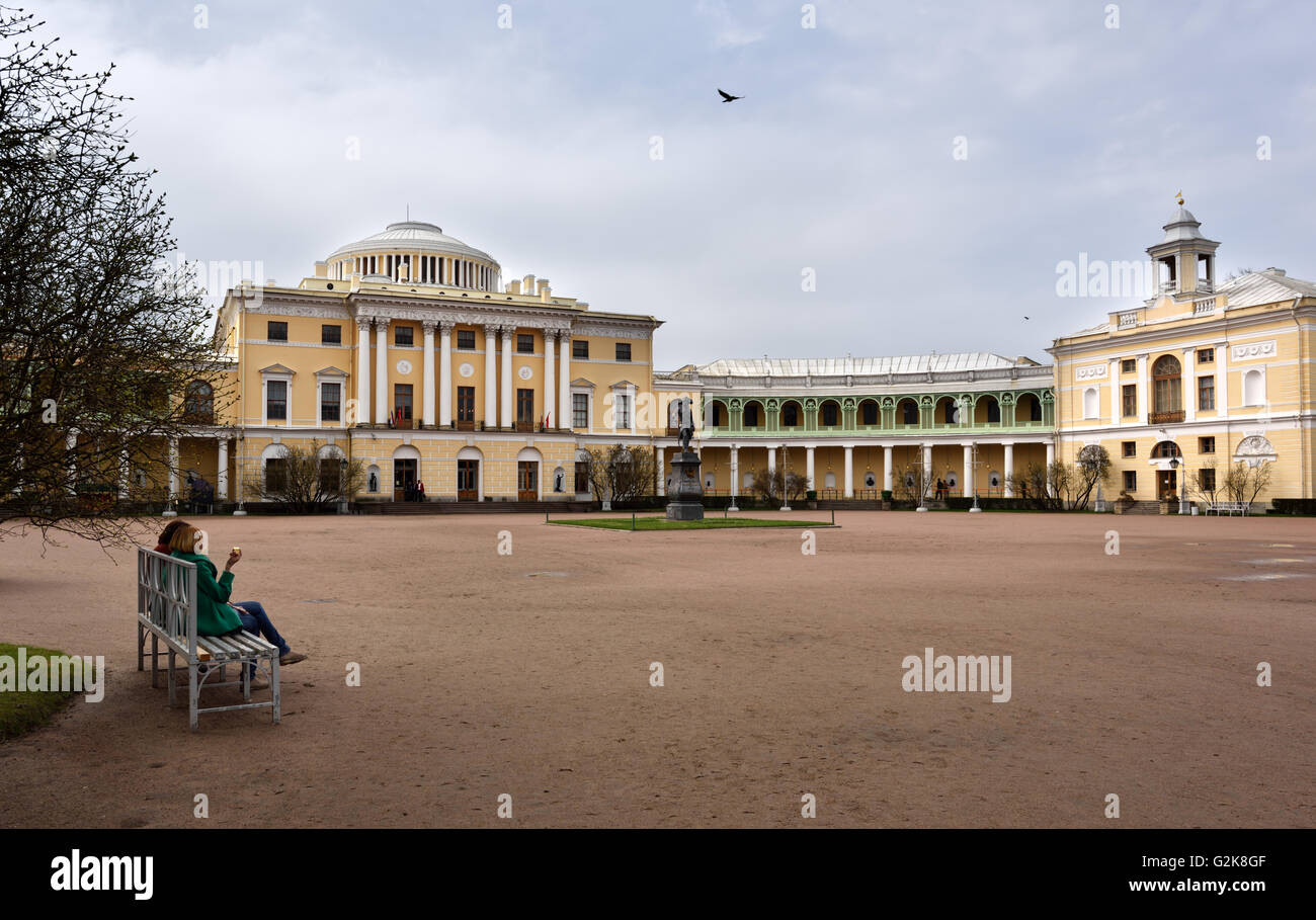 Palace in pavlovsk hi-res stock photography and images - Alamy
