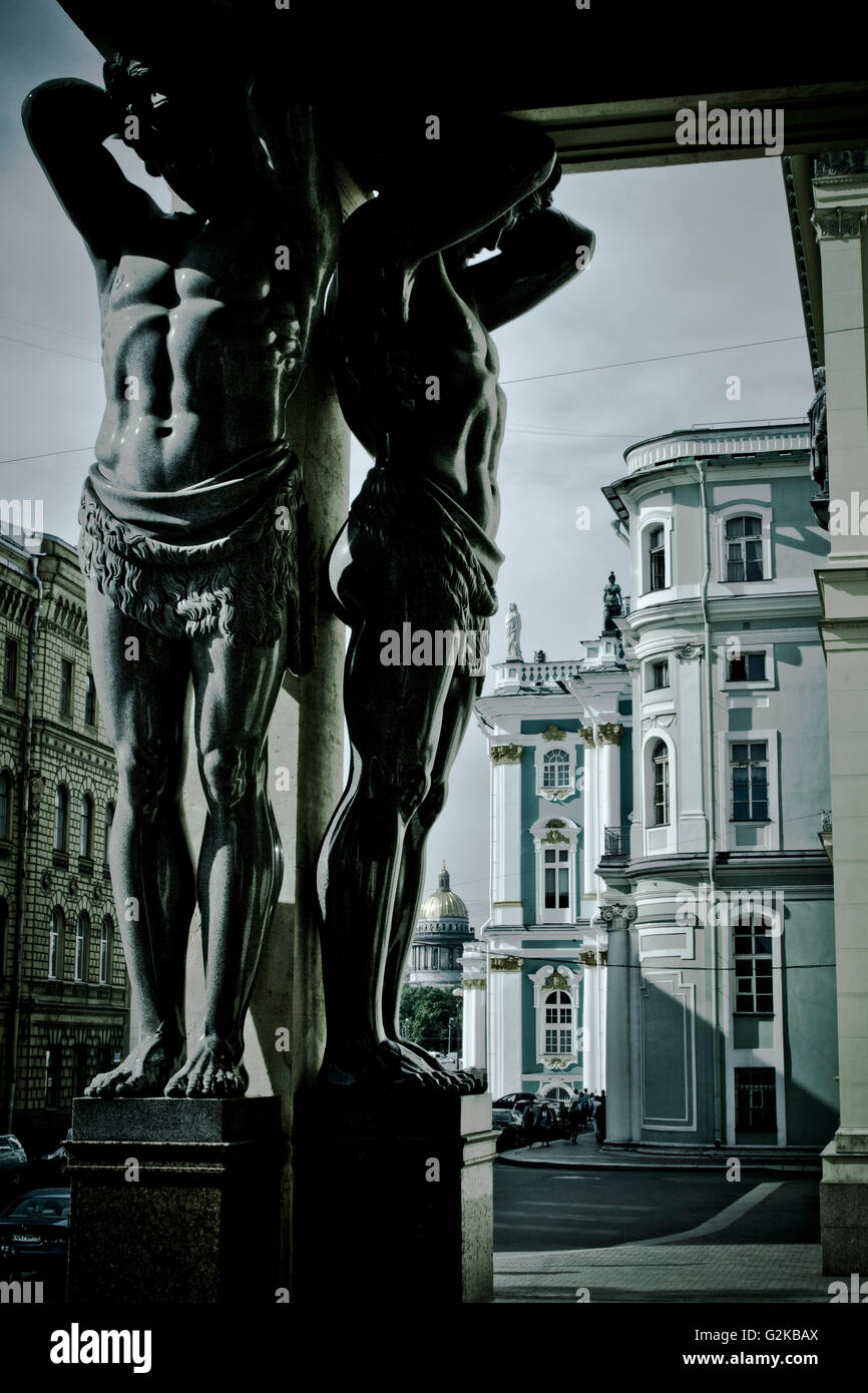 Statues architecture hi-res stock photography and images - Alamy