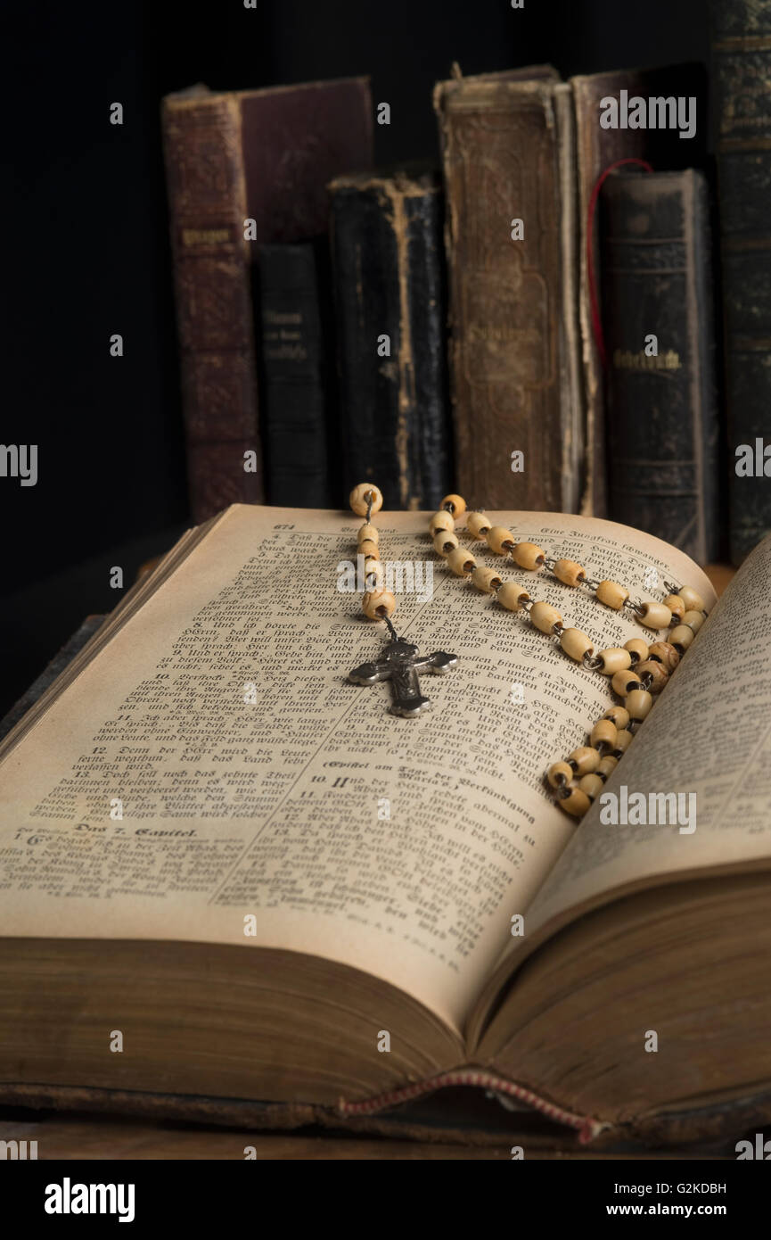 Open old book rosary hi-res stock photography and images - Alamy
