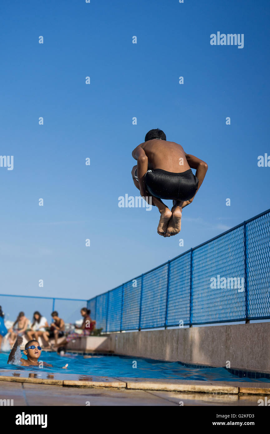 Cannonball dive hi-res stock photography and images - Alamy