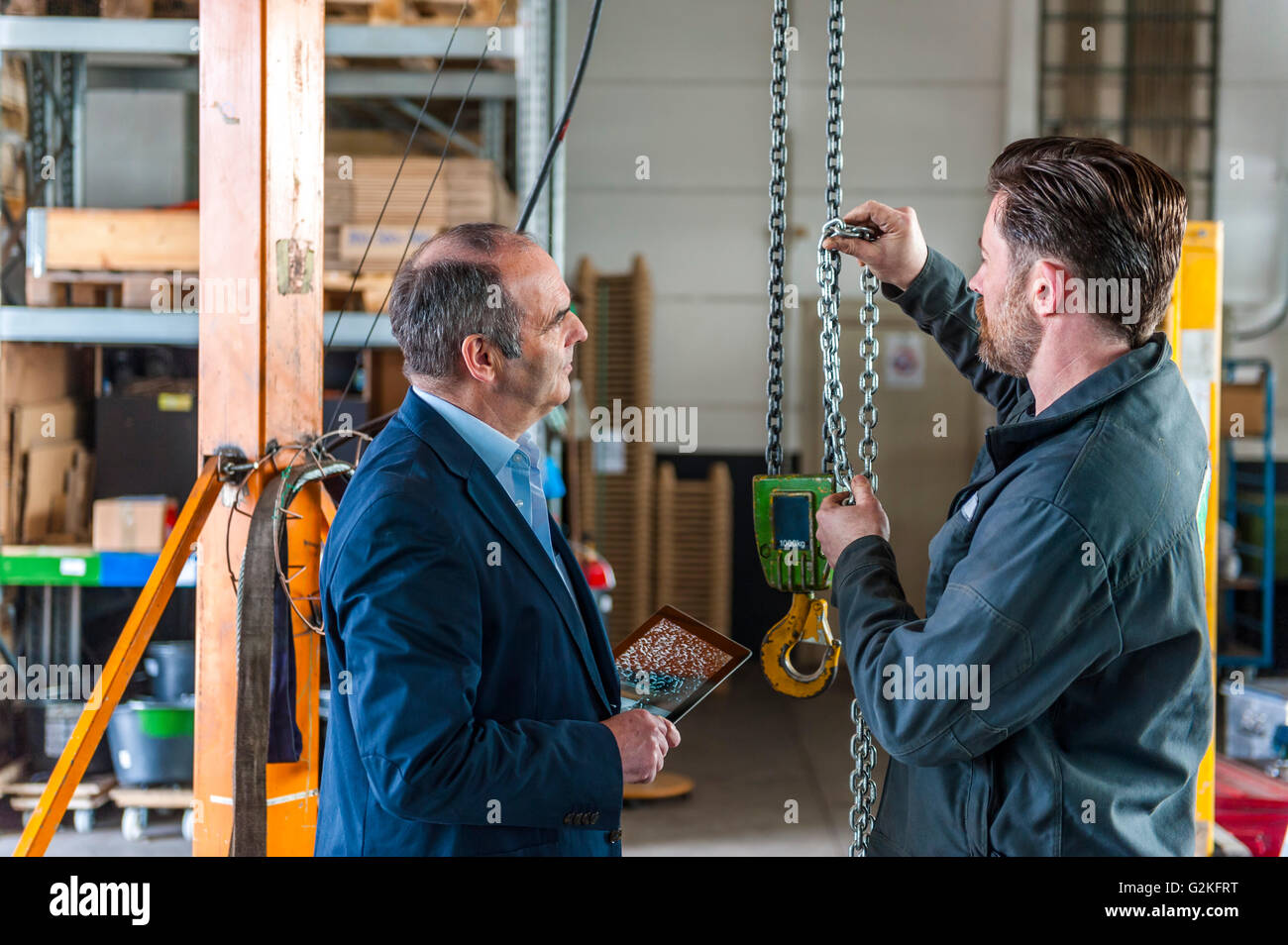 Man in hoist hi-res stock photography and images - Alamy