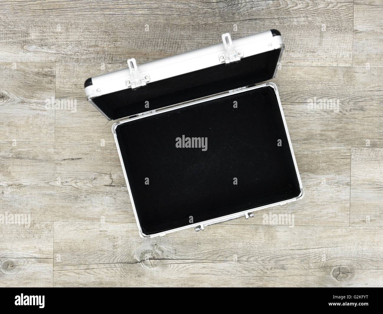 A studio photo of an old leather briefcase Stock Photo - Alamy