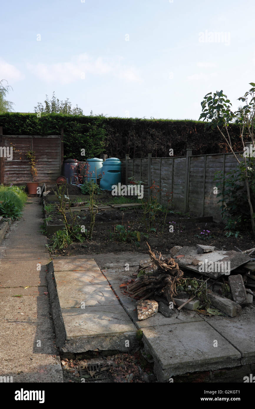 Untended garden hi-res stock photography and images - Alamy