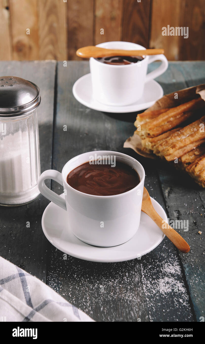 Paper cup of hot chocolate hi-res stock photography and images - Alamy