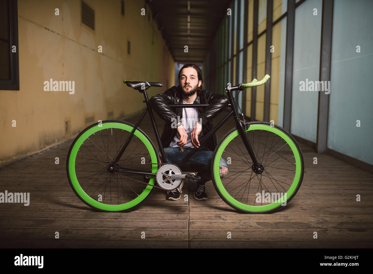 Young man with fixie bike Stock Photo - Alamy