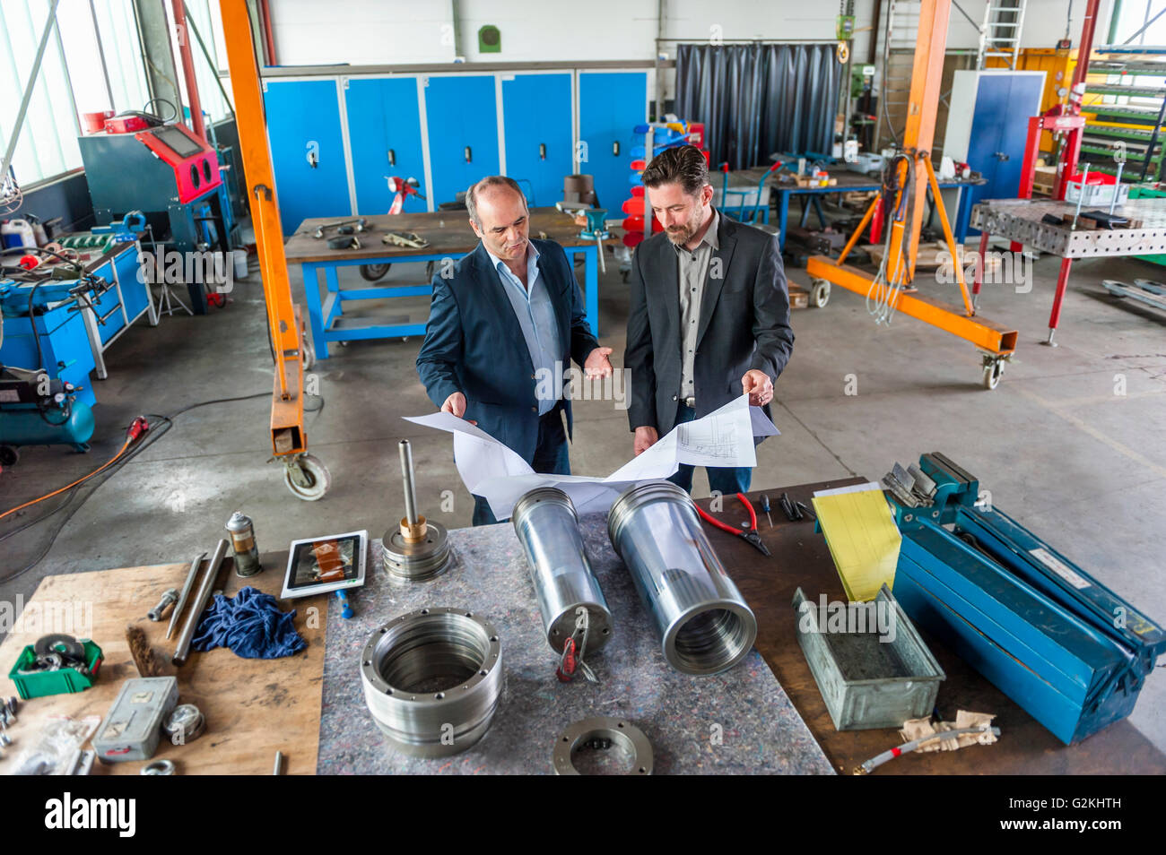 Cylinder construction hi-res stock photography and images - Alamy