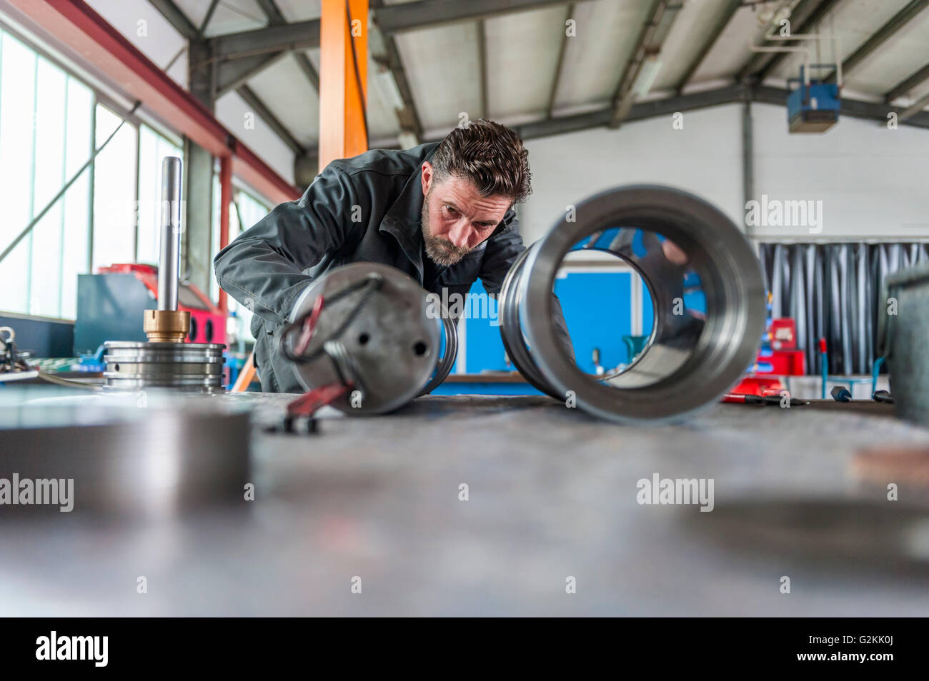 Hydraulic cylinder hi-res stock photography and images - Alamy