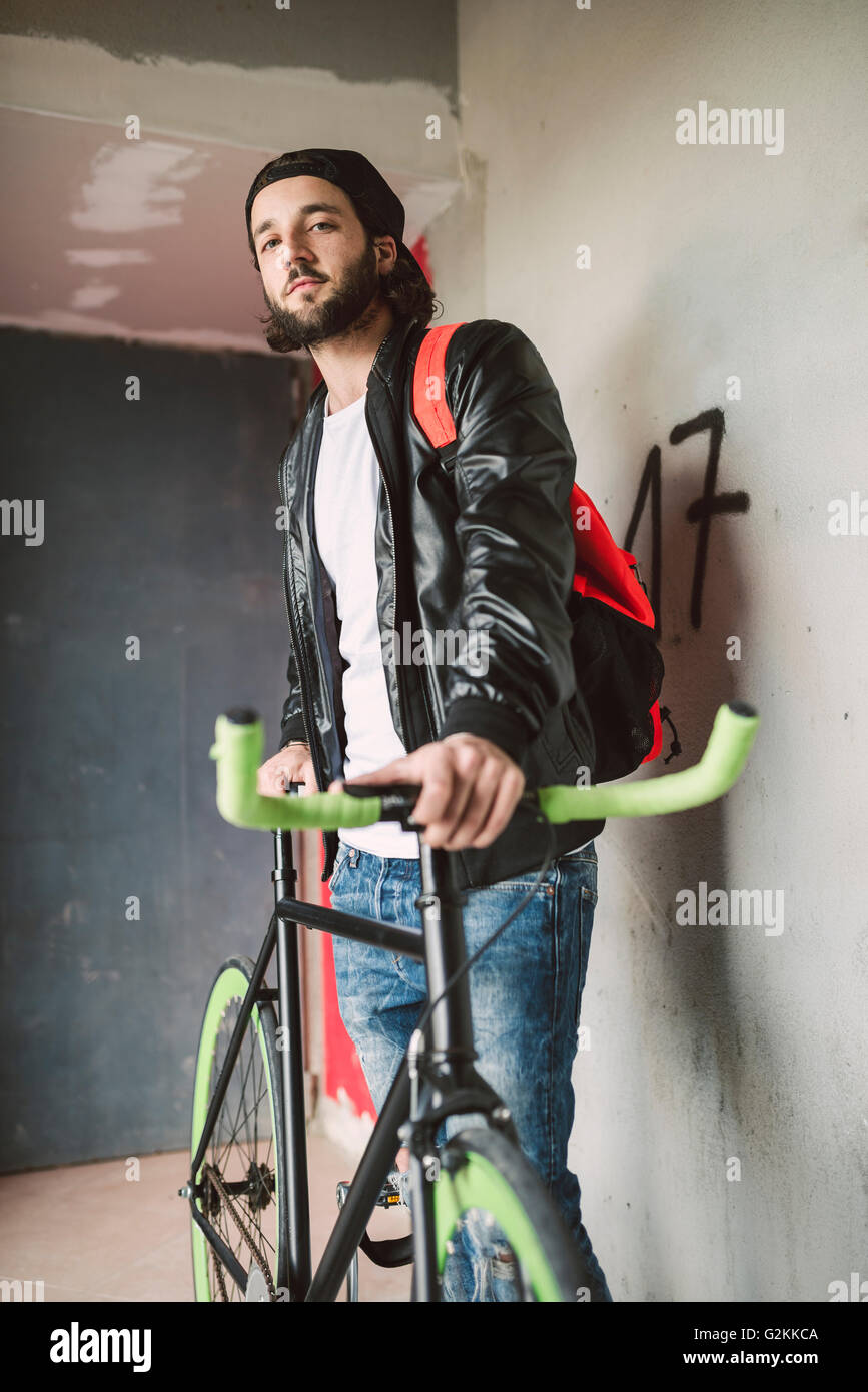 Young man with fixie bike Stock Photo - Alamy