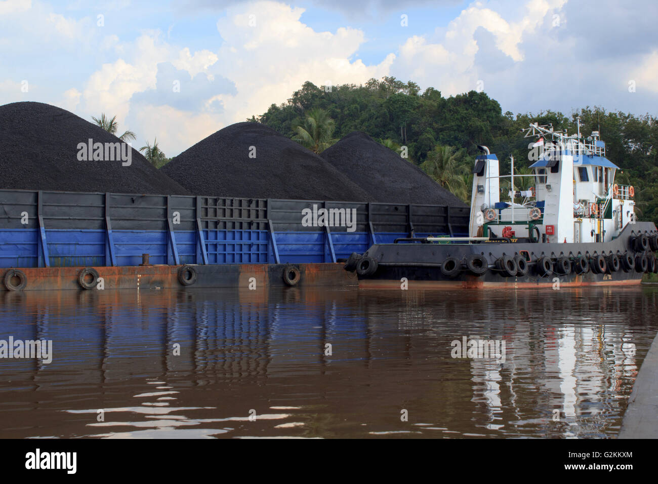 Tug boat barge transport hi-res stock photography and images - Alamy