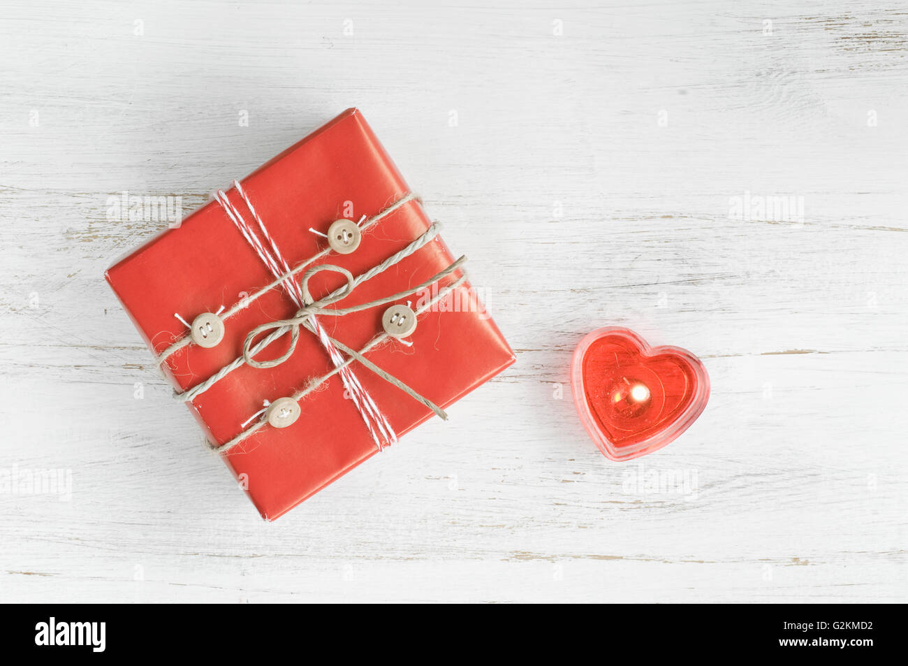 Wrapped gift box Stock Photo - Alamy