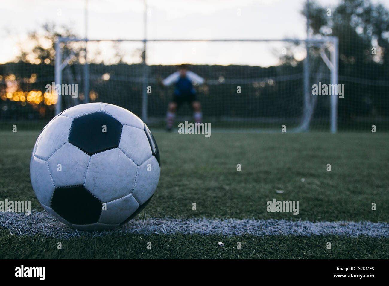 Goalkeeper in front goal hi-res stock photography and images - Alamy