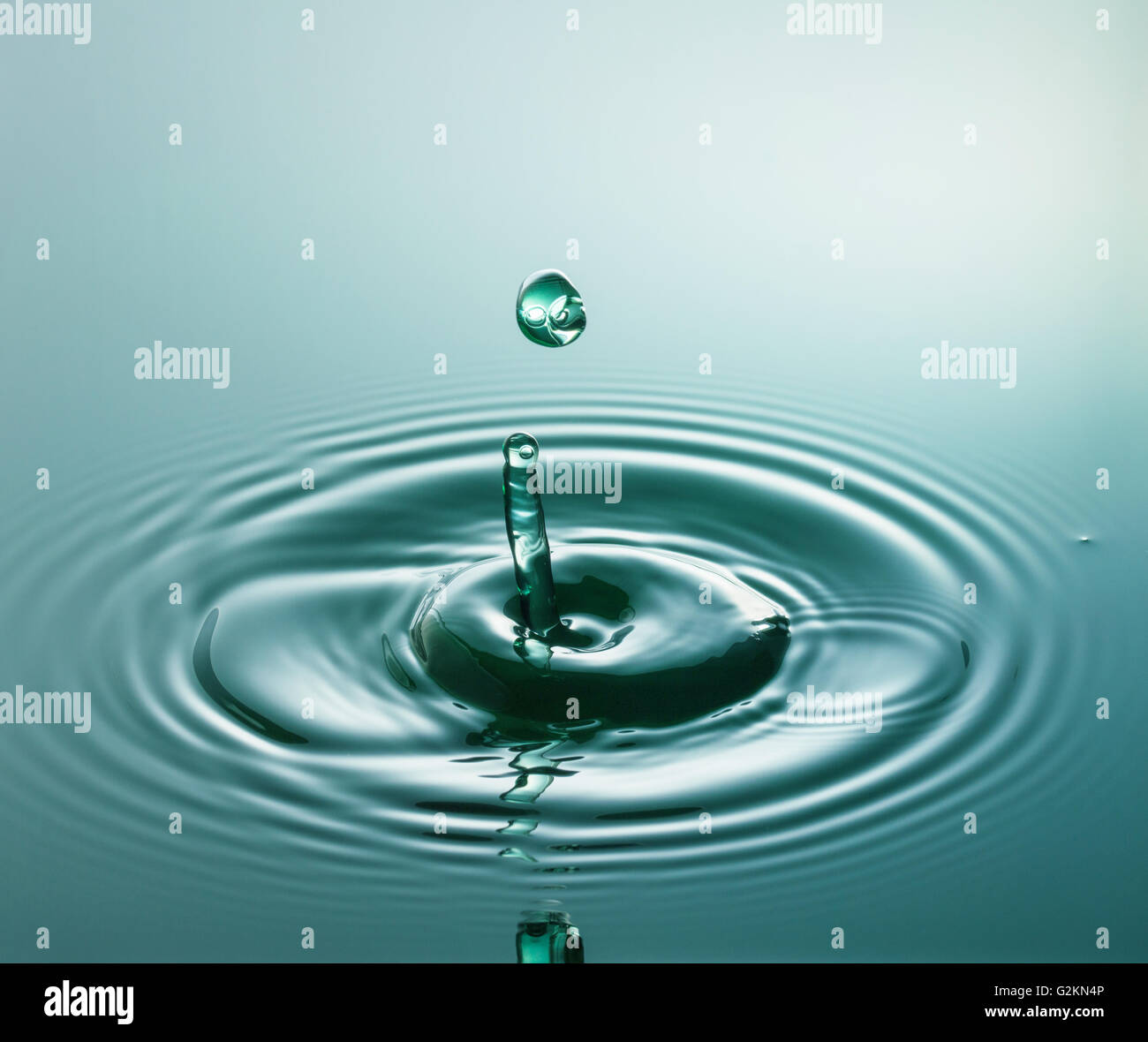 Dropped from a height hi-res stock photography and images - Alamy