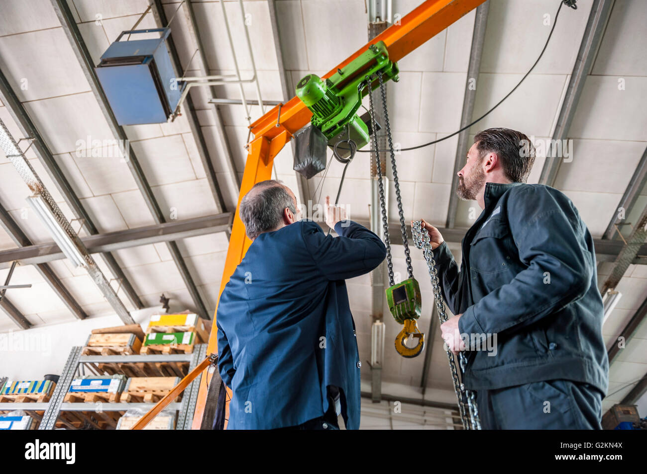 Man in hoist hi-res stock photography and images - Alamy