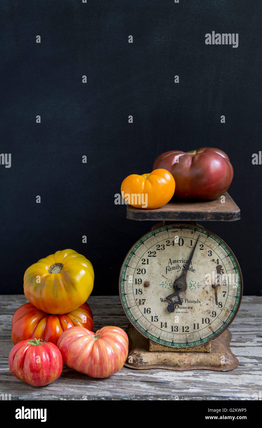 Old fashioned fruit vegetable scale hi-res stock photography and images ...