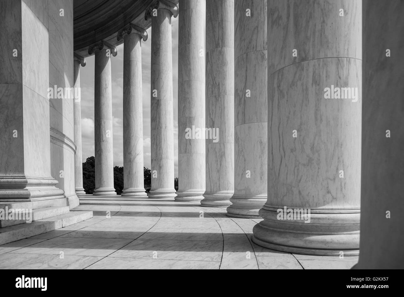 Curved Row of Columns Inside Jefferson Memorial, Washington, DC, USA ...