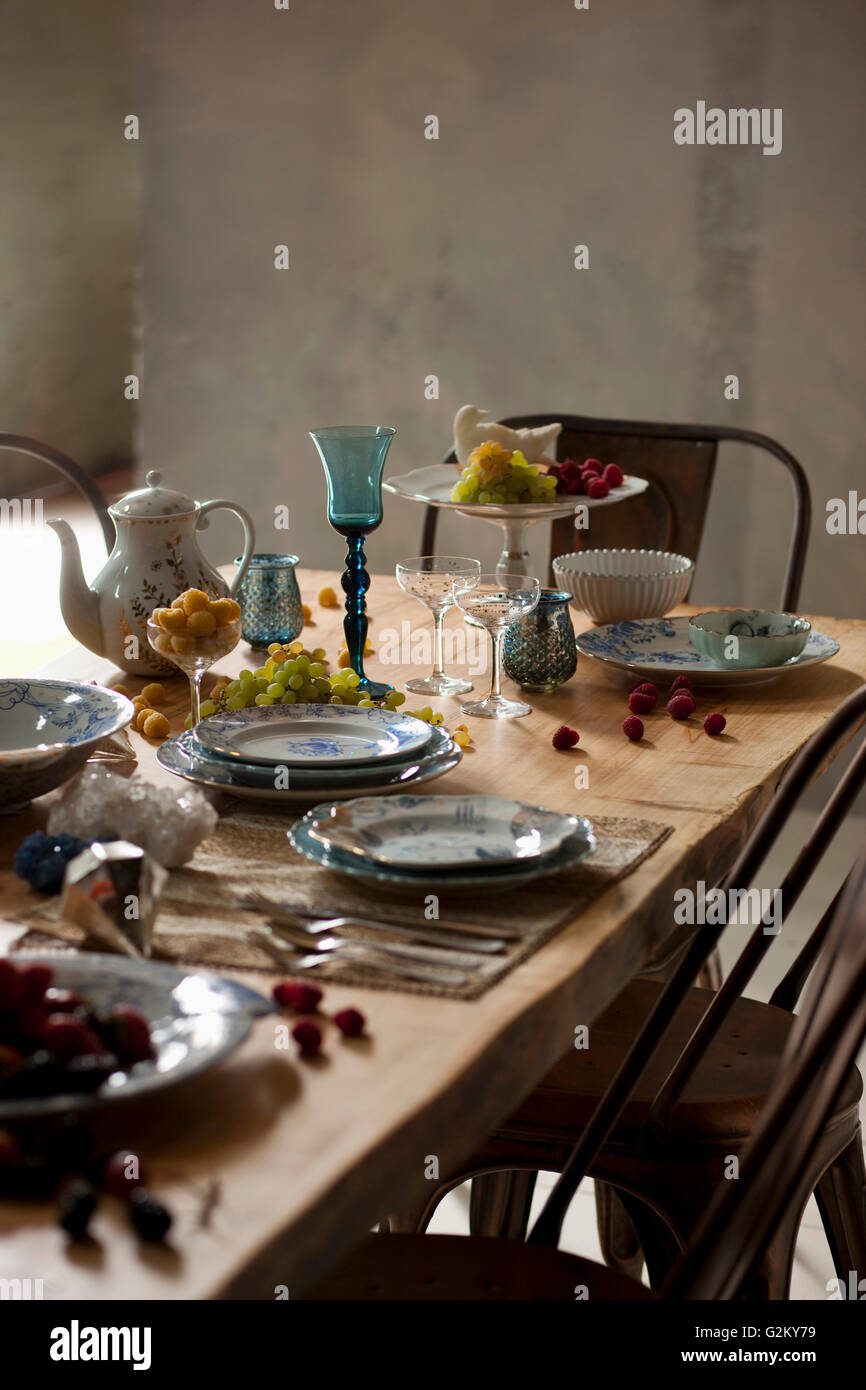 Dinner table design hi-res stock photography and images - Alamy