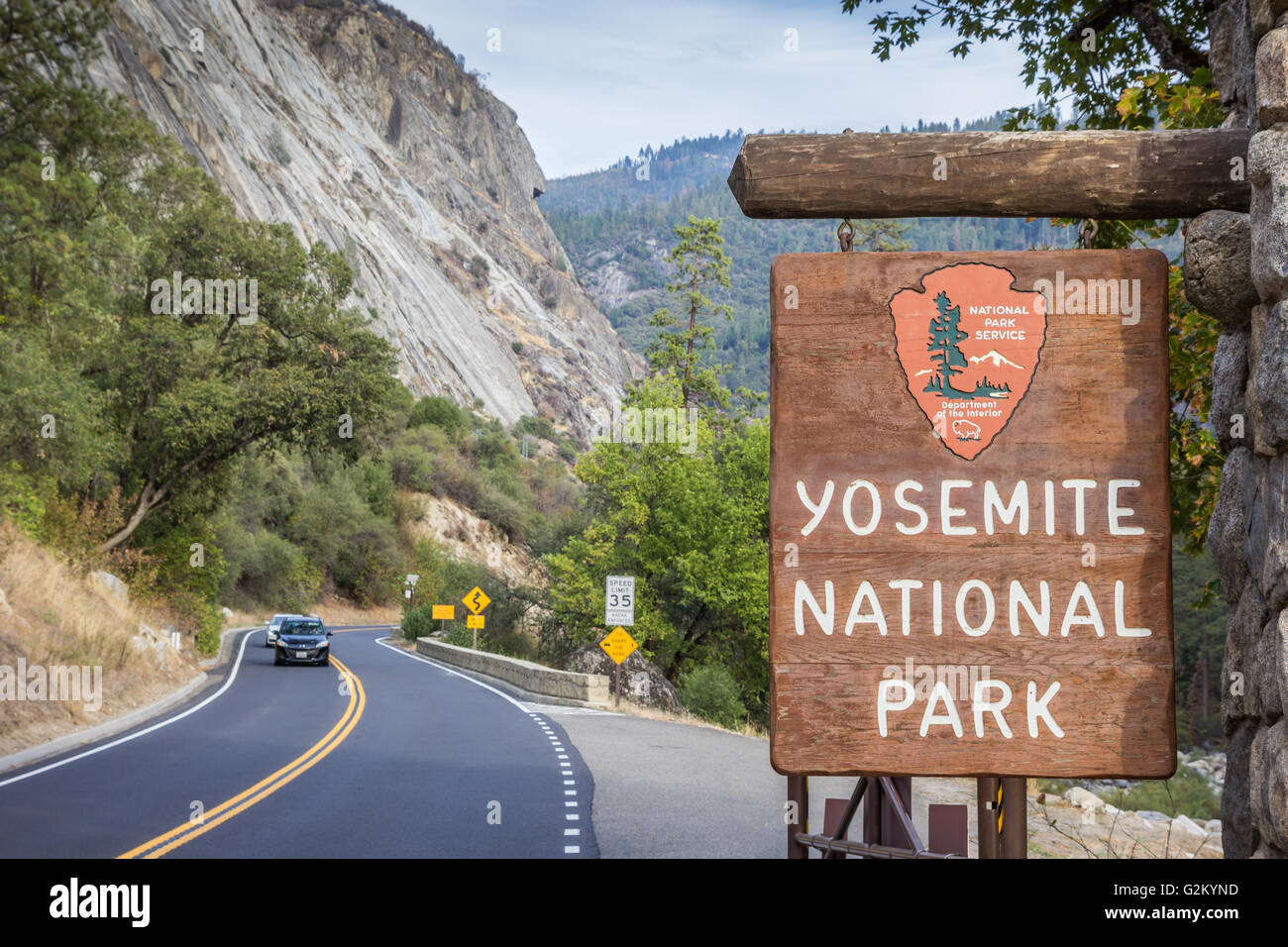 Entrance sign yosemite national park hi-res stock photography and ...