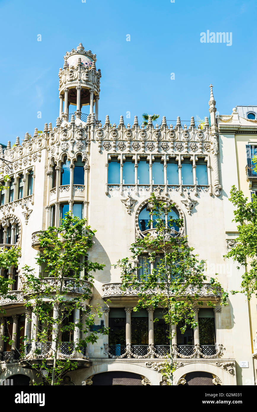 Facade of residential building of Modernism style in Barcelona ...