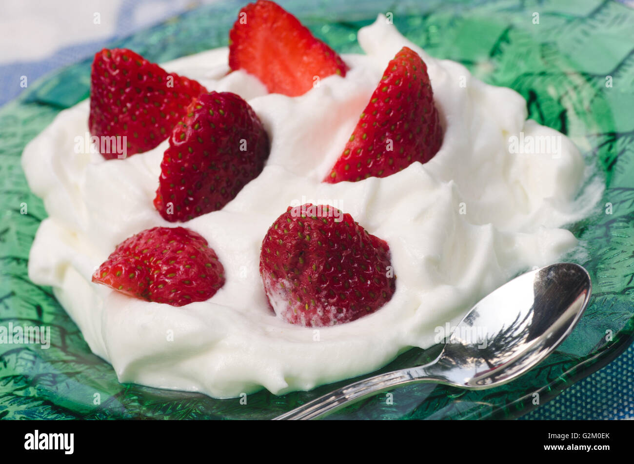 Cream dessert hi-res stock photography and images - Alamy