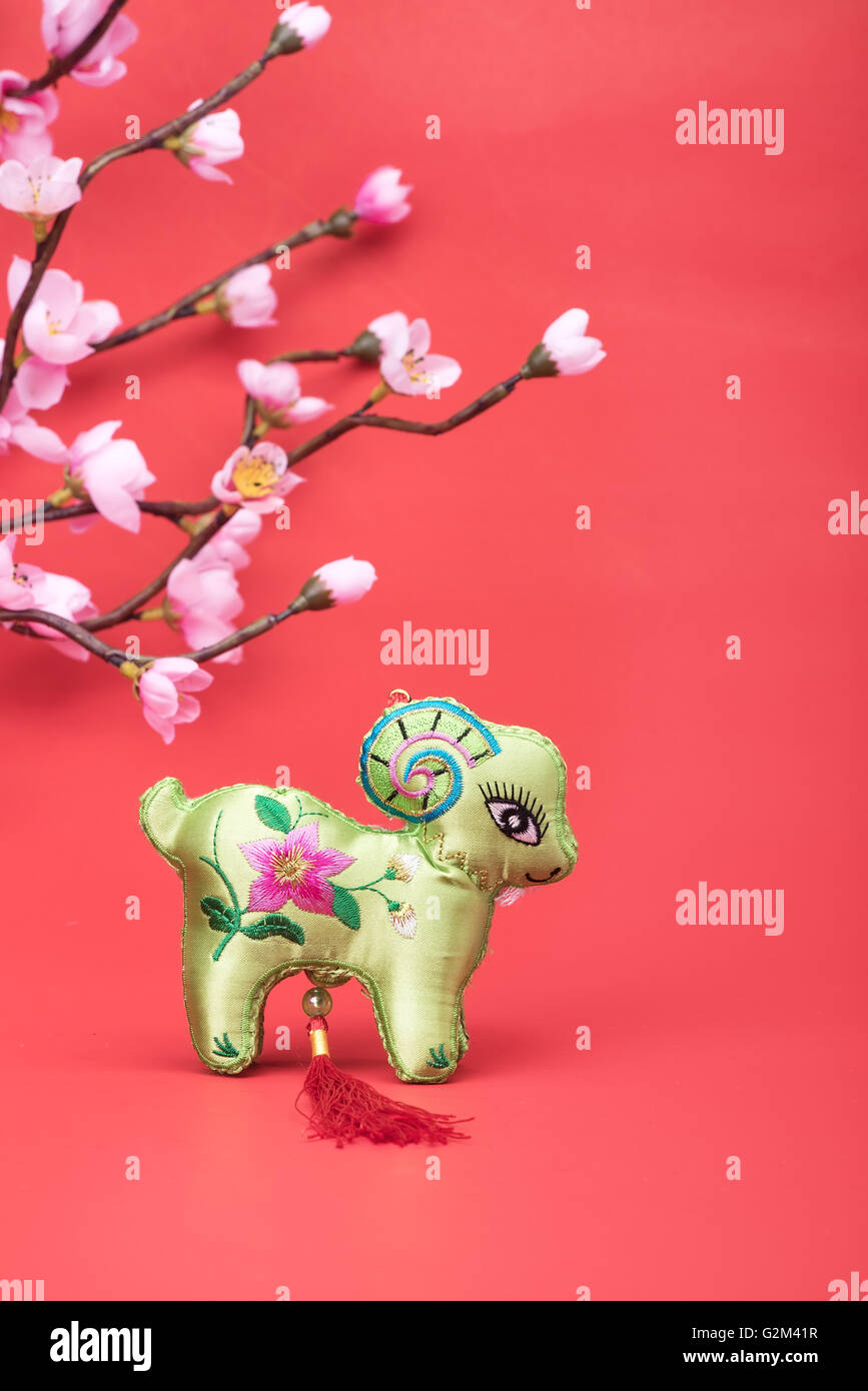 chinese goat knot, 2015 is year of the goat Stock Photo - Alamy