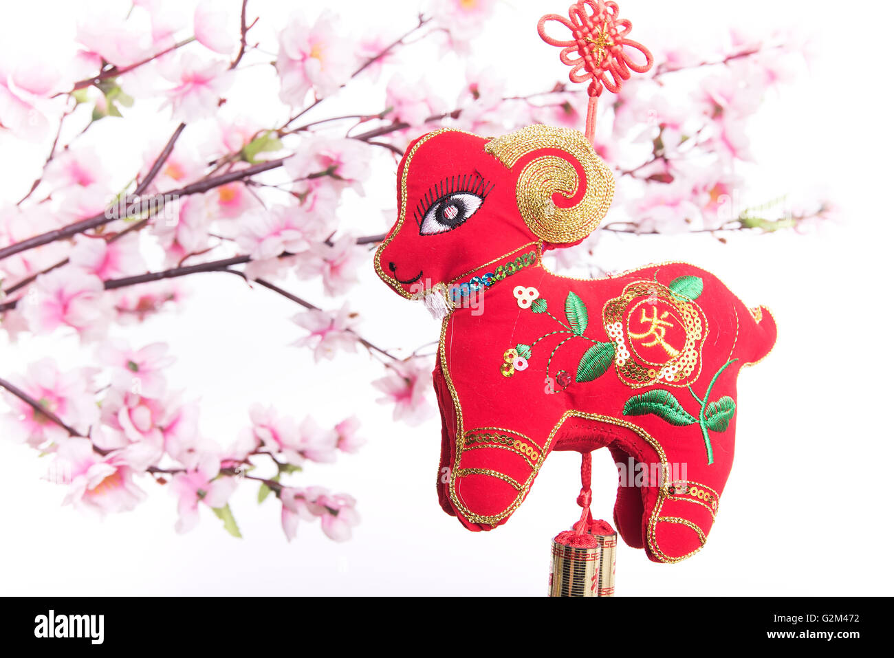 chinese goat knot, 2015 is year of the goat Stock Photo - Alamy