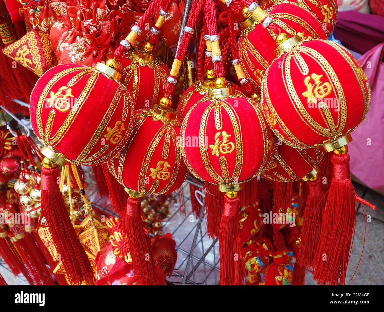 Chinese lucky knots used during spring festival Stock Photo - Alamy