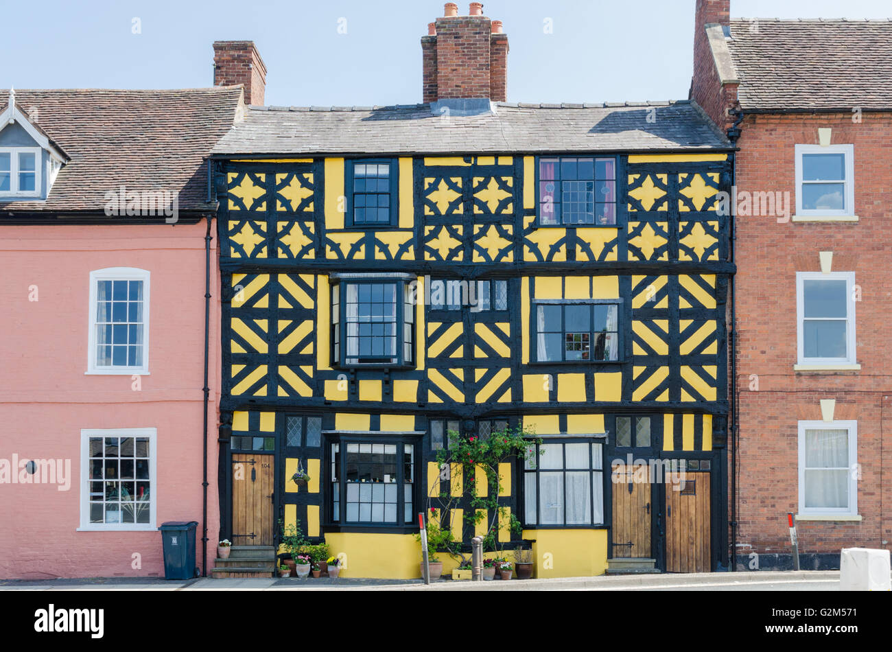 Tudor timber frame hi-res stock photography and images - Alamy