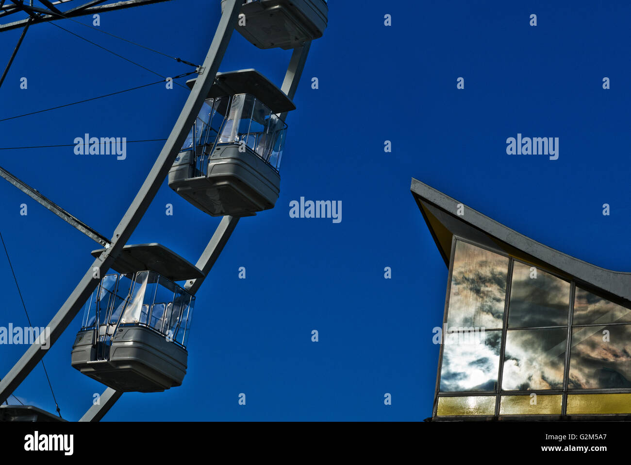 Dubbed the Solent Eye, he latest attraction at Clarence Pier (Southsea ...