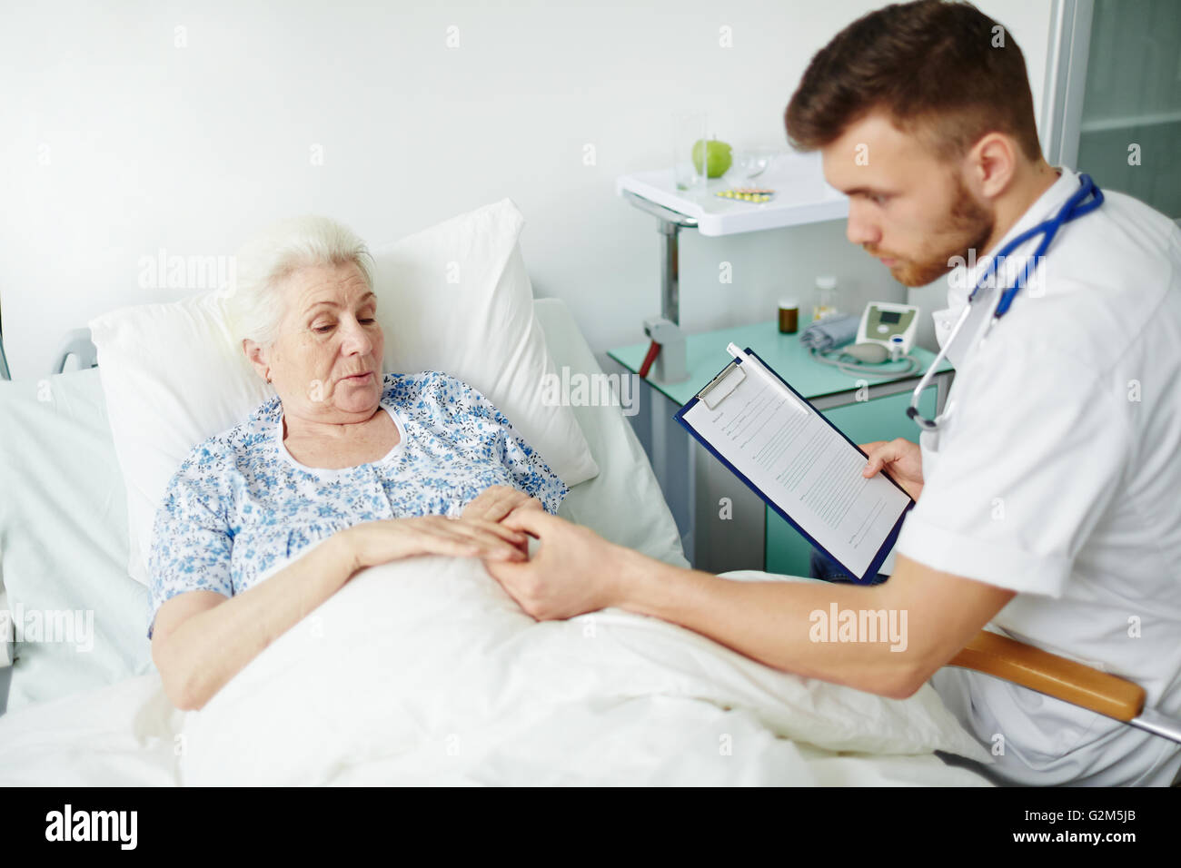 Check bed hi-res stock photography and images - Alamy
