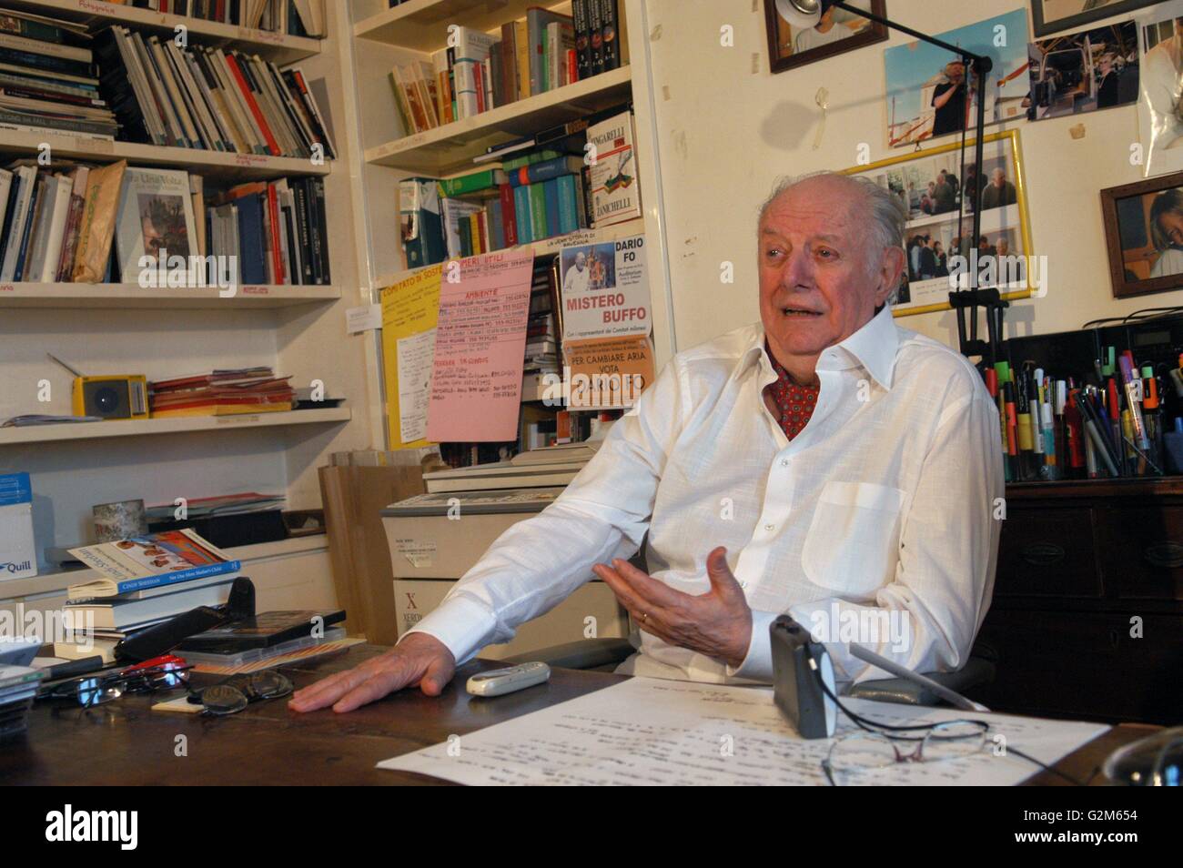Dario fo nobel hi-res stock photography and images - Alamy