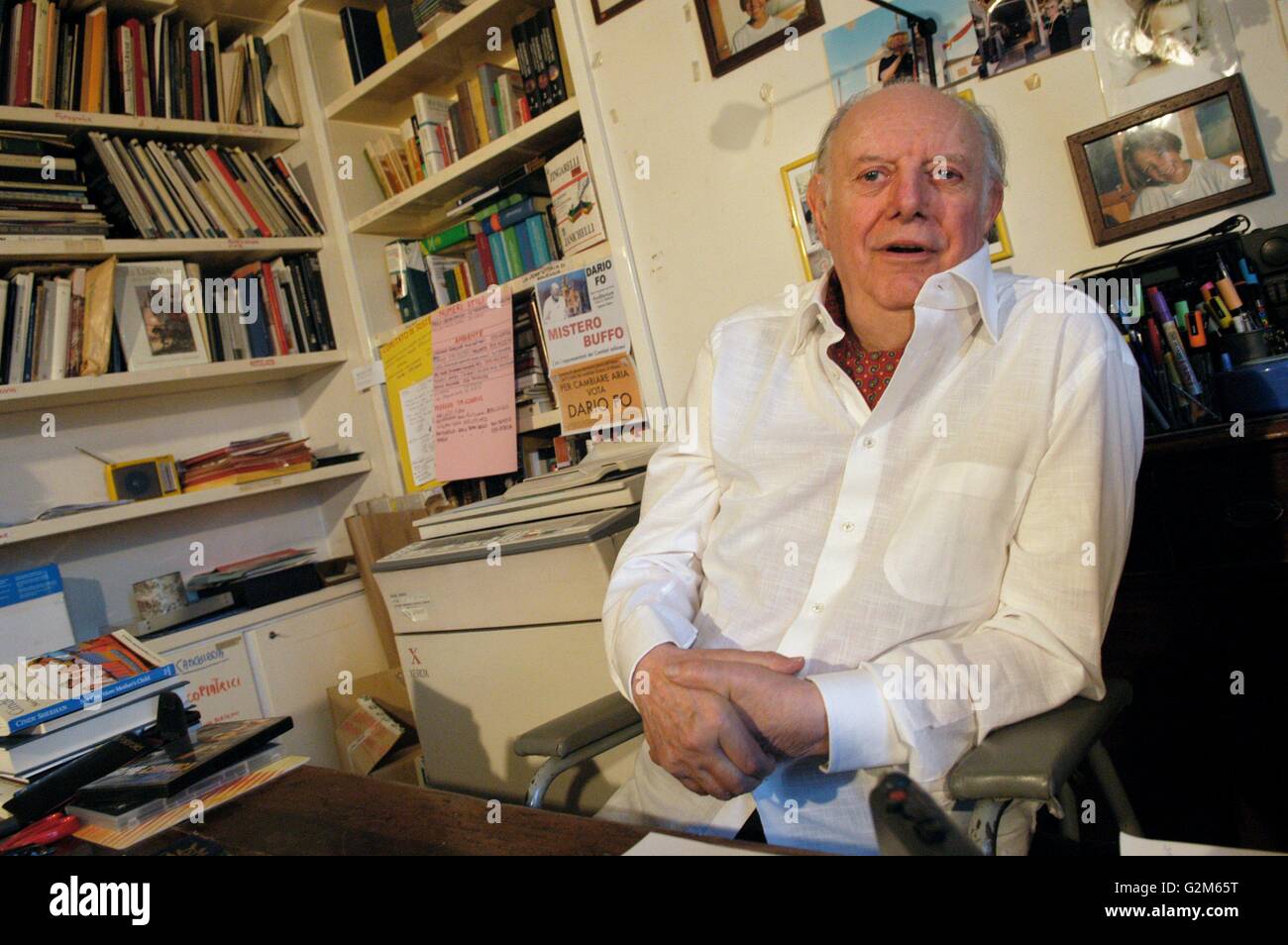 Nobel prize literature hi-res stock photography and images - Alamy