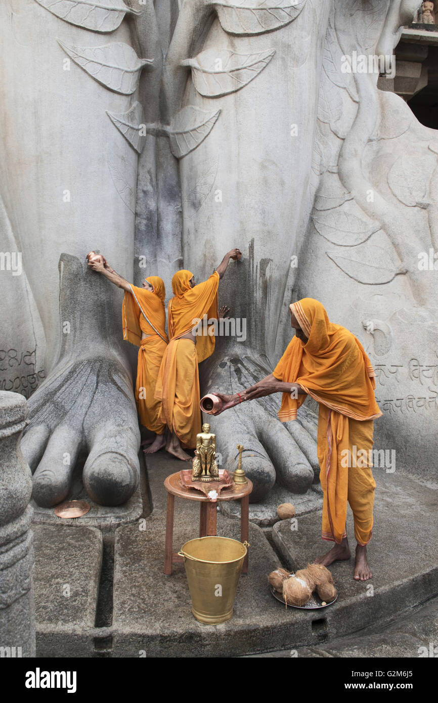 Jain priests hi-res stock photography and images - Alamy