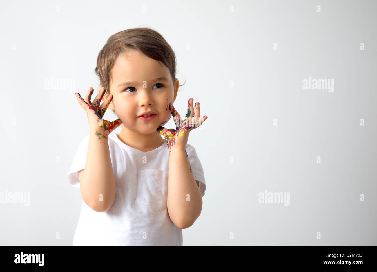 Hands in paint hi-res stock photography and images - Alamy
