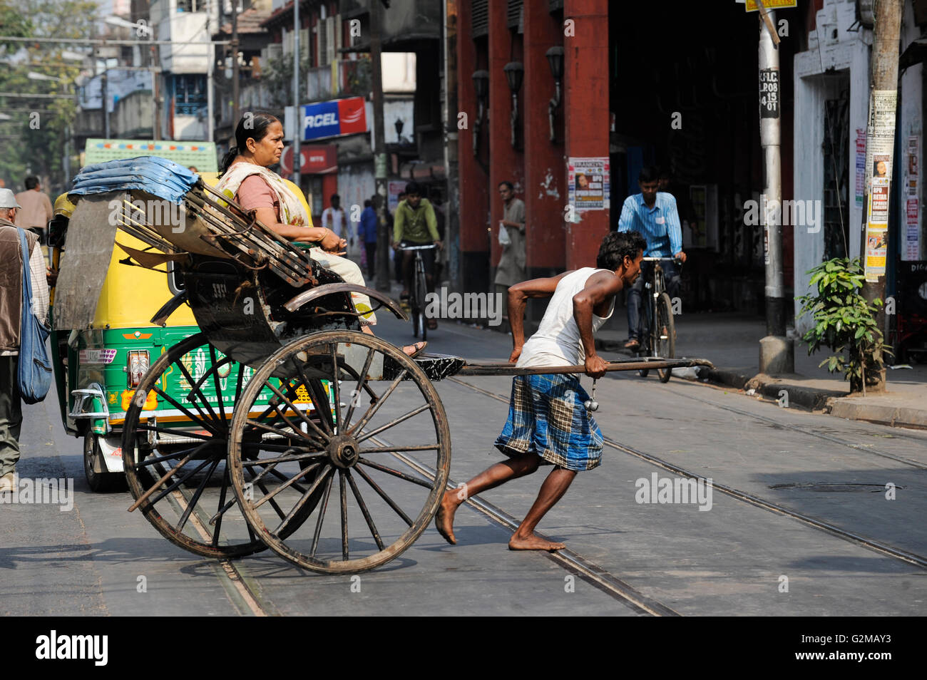 INDIA Westbengal, Kolkata, man-powered rickshaw / INDIEN, Westbengalen ...