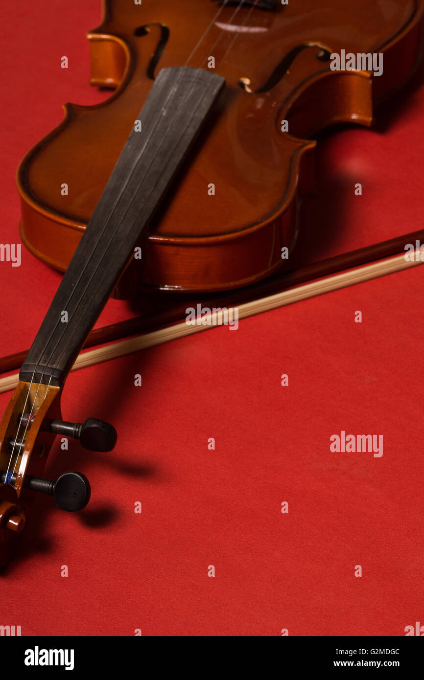 Broken Violin High Resolution Stock Photography and Images - Alamy