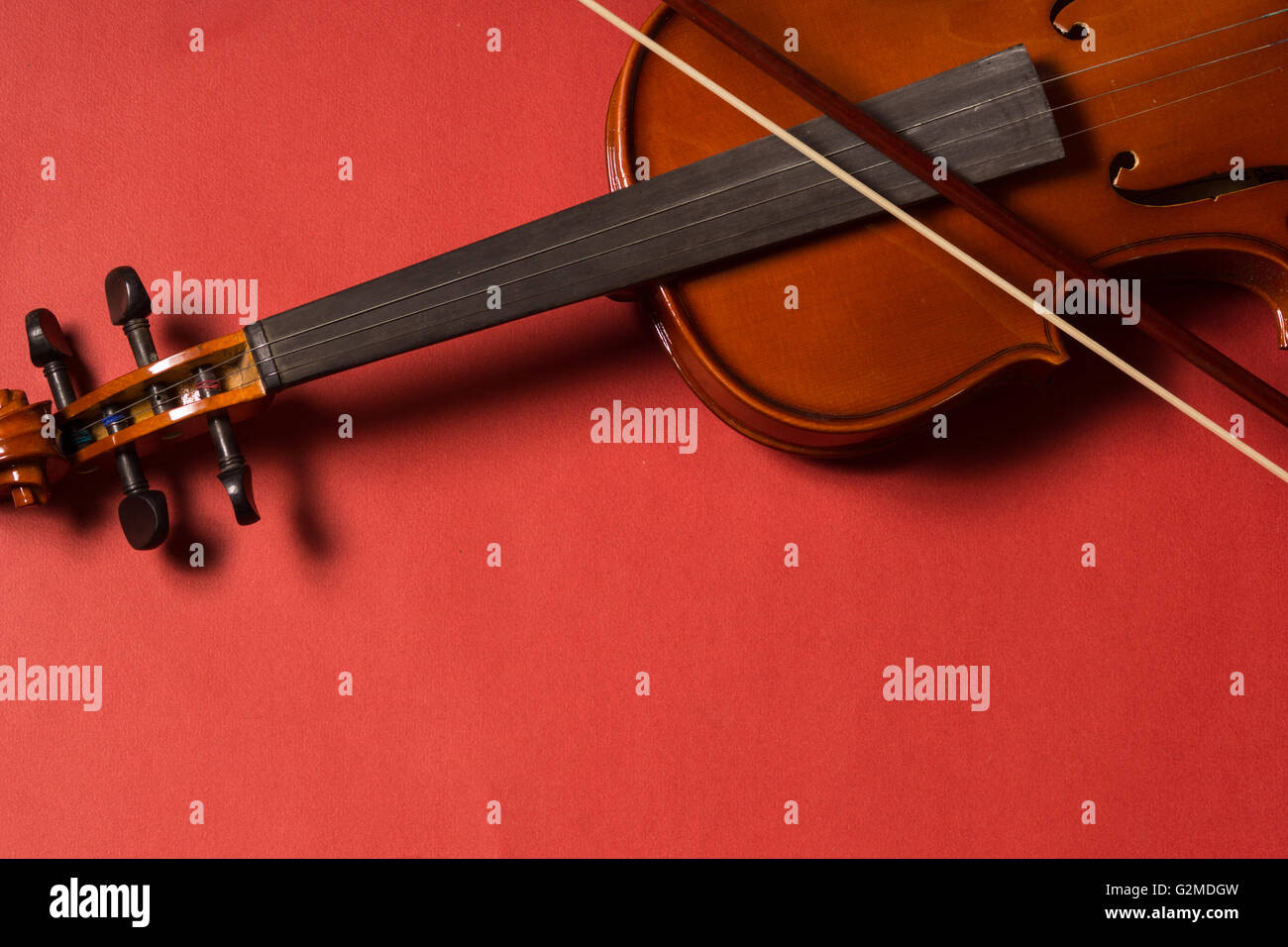 Broken Violin High Resolution Stock Photography and Images - Alamy