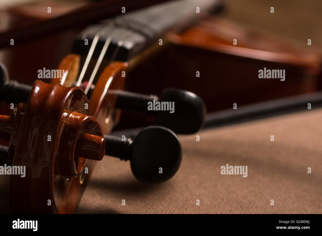 Broken Violin High Resolution Stock Photography and Images - Alamy