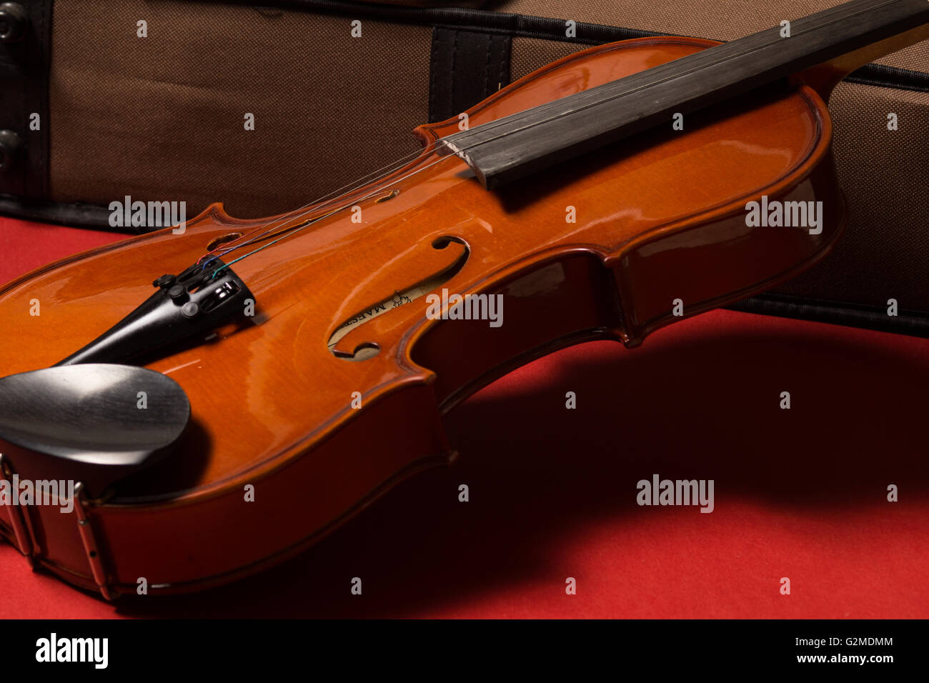 Broken Violin High Resolution Stock Photography and Images - Alamy