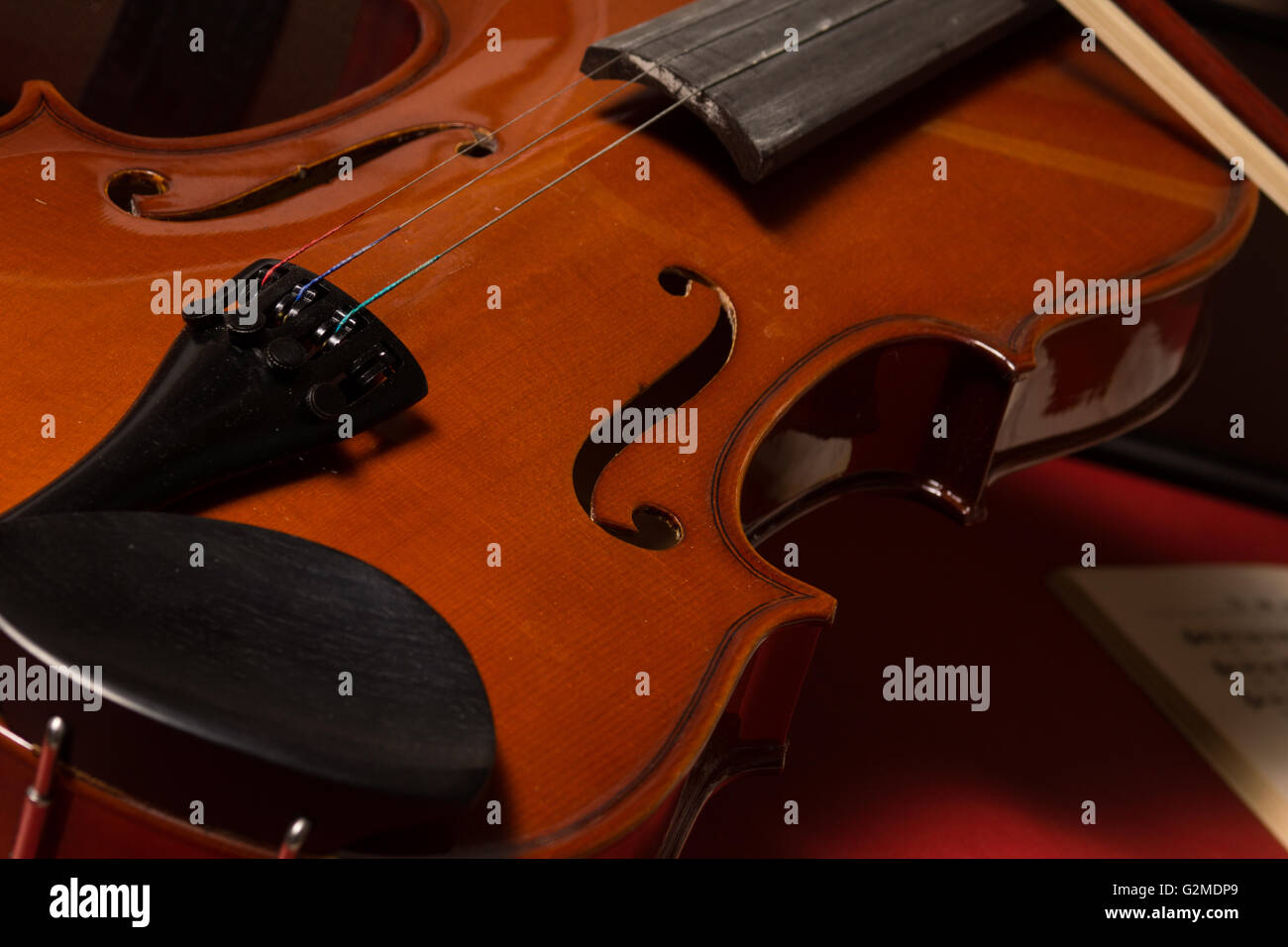 Broken violin hi-res stock photography and images - Alamy