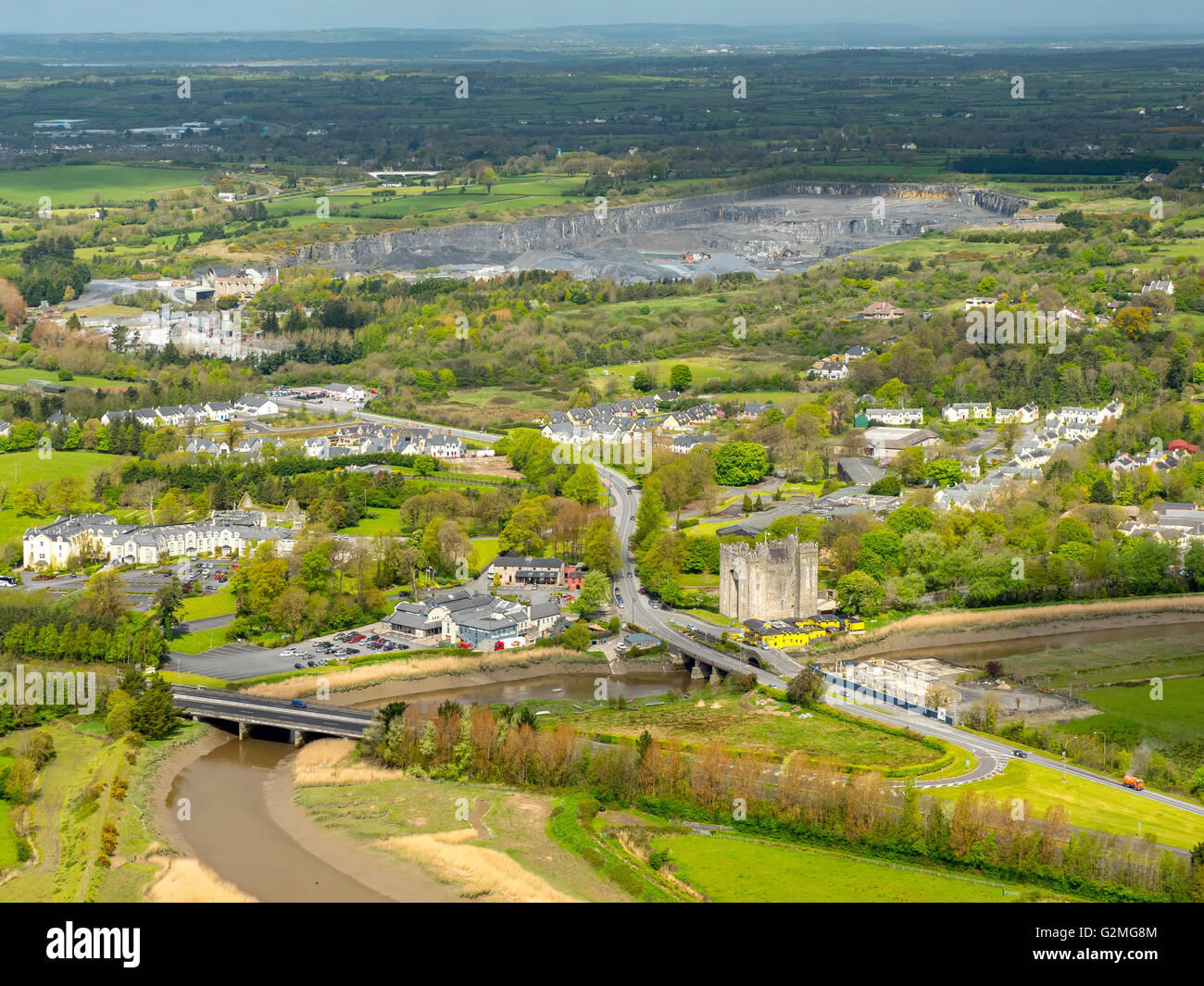 Bunratty castle aerial hi-res stock photography and images - Alamy
