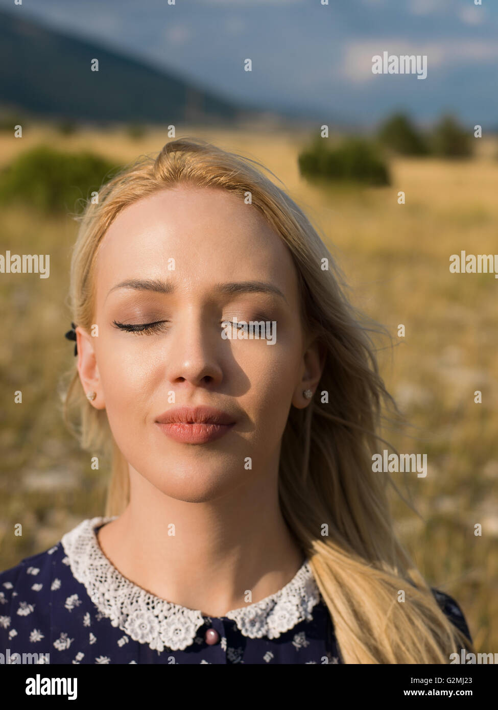 Side view caucasian woman smiling hi-res stock photography and images ...