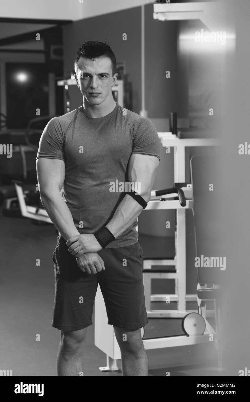 Young sporty man exercising on Black and White Stock Photos & Images ...