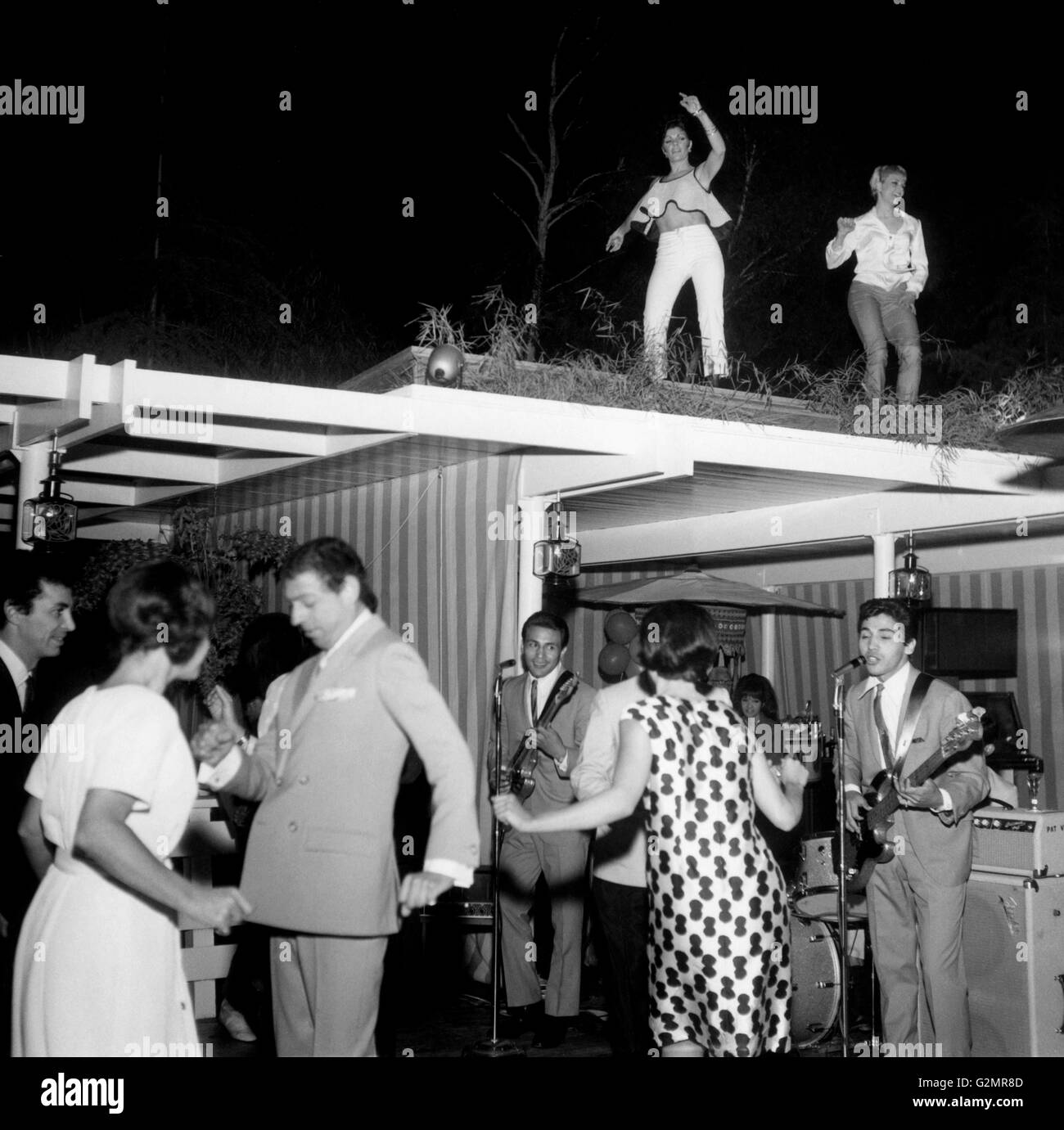 Sixties party hi-res stock photography and images - Alamy