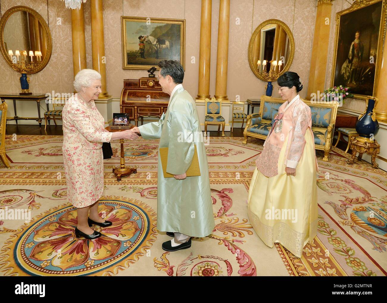 Mr joonkook hwang hi-res stock photography and images - Alamy