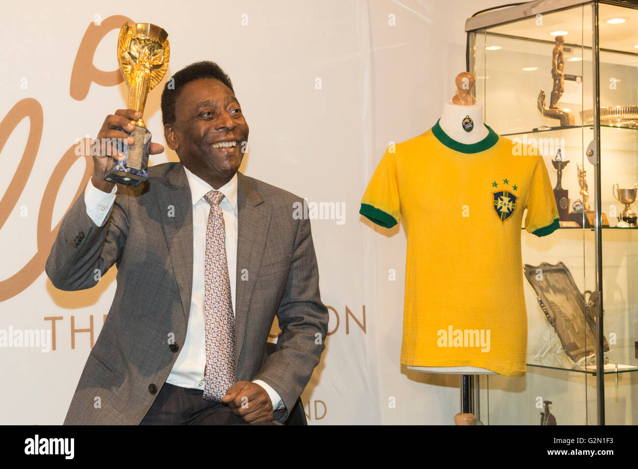 Jules Rimet Trophy, Stock Photos & Jules Rimet Trophy, Stock Images - Alamy