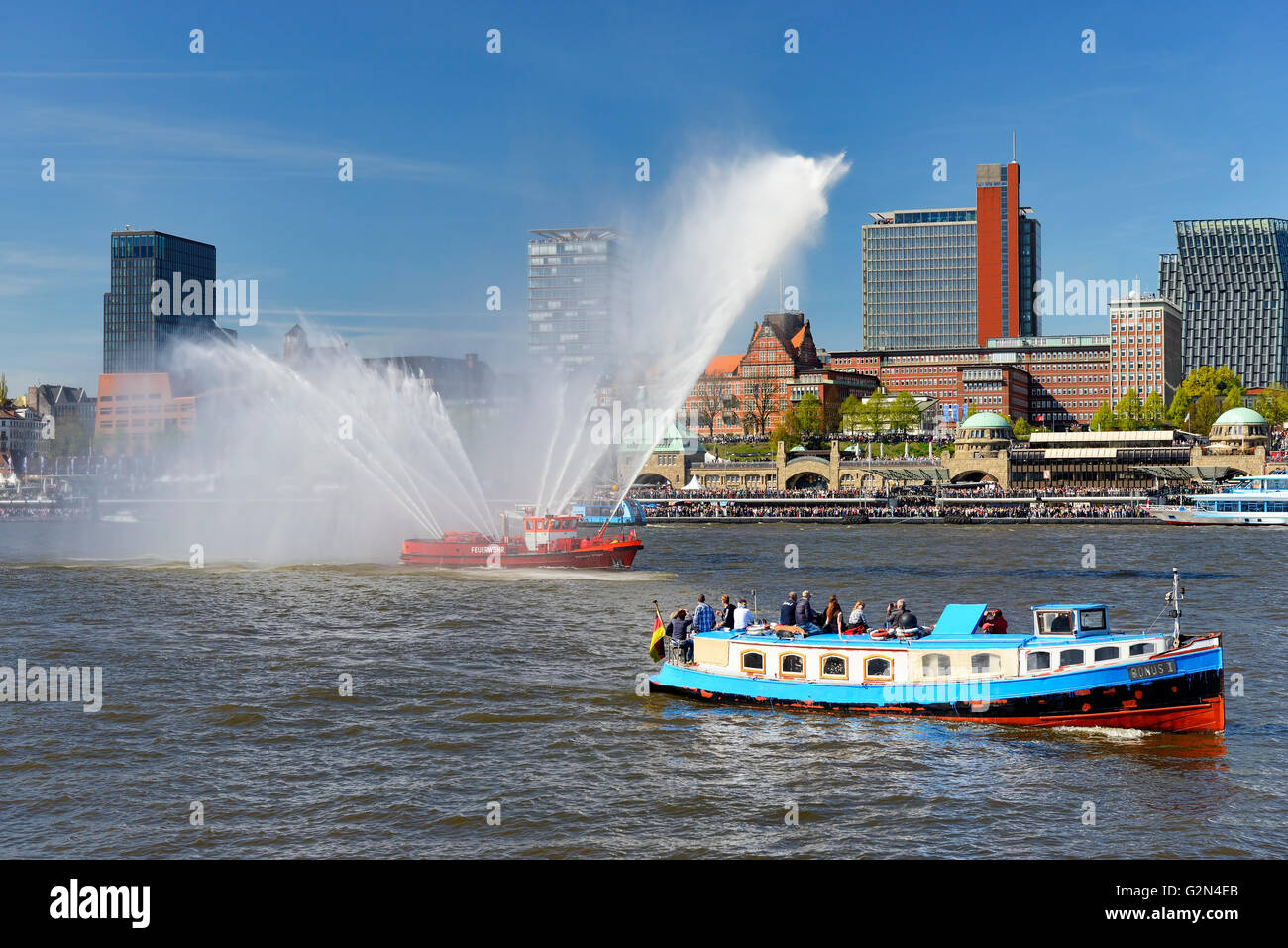 Harbor fire brigade hi-res stock photography and images - Alamy