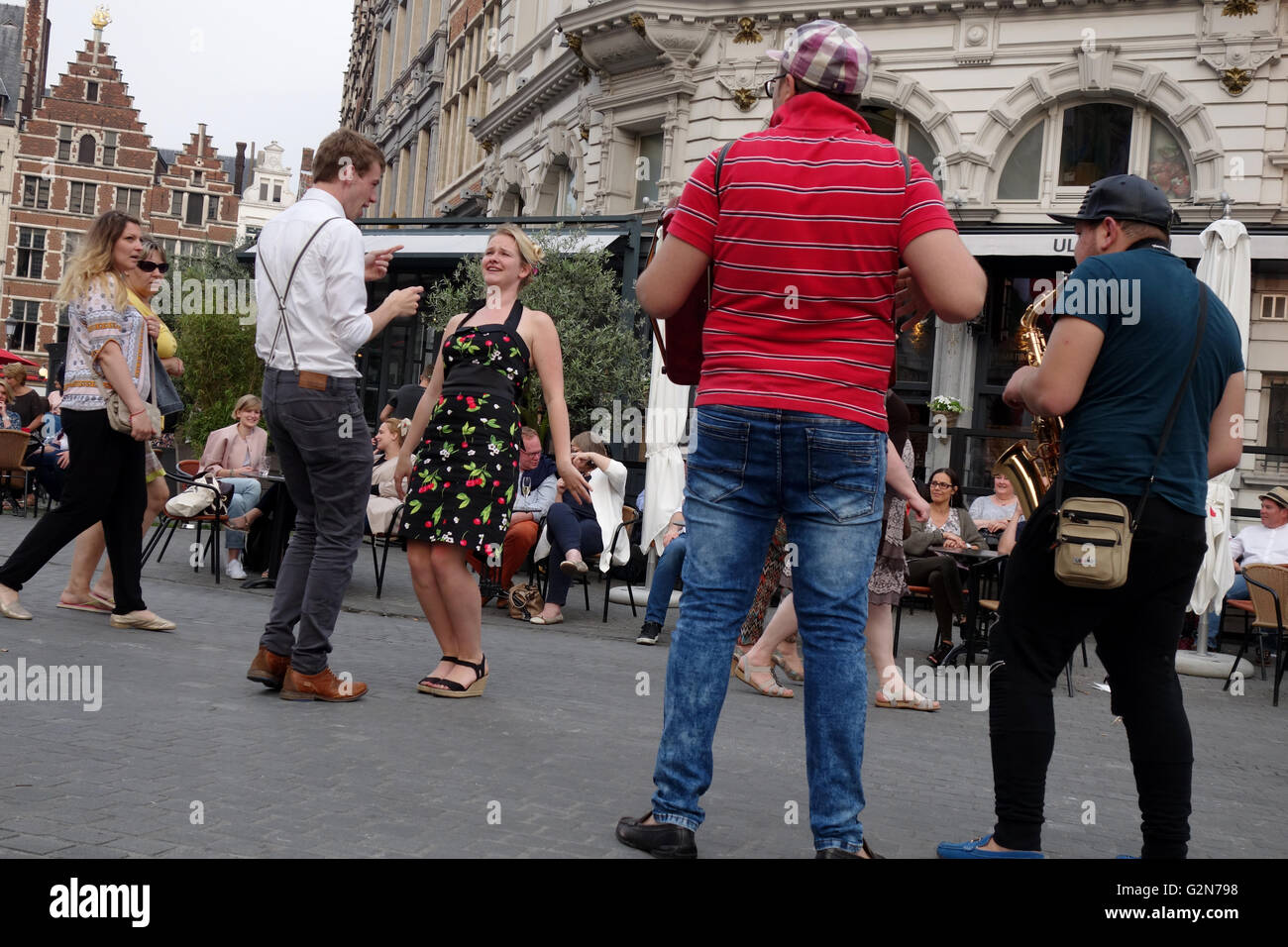 Foreign street musicians hi-res stock photography and images - Alamy
