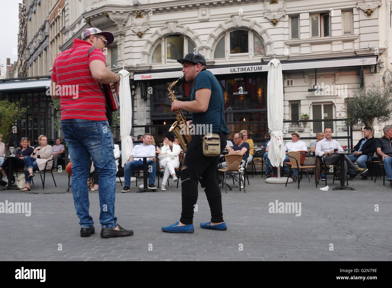 Foreign street musicians hi-res stock photography and images - Alamy