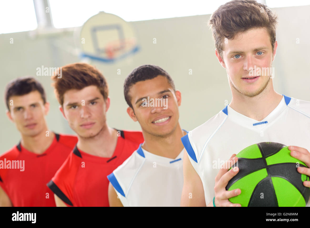 Portrait basketball players hi-res stock photography and images - Alamy